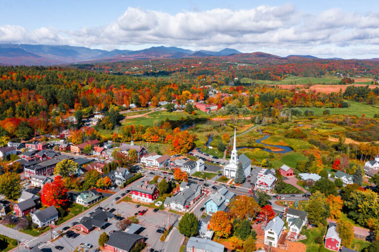 12 Best Fall Towns in the USA You Need to Visit